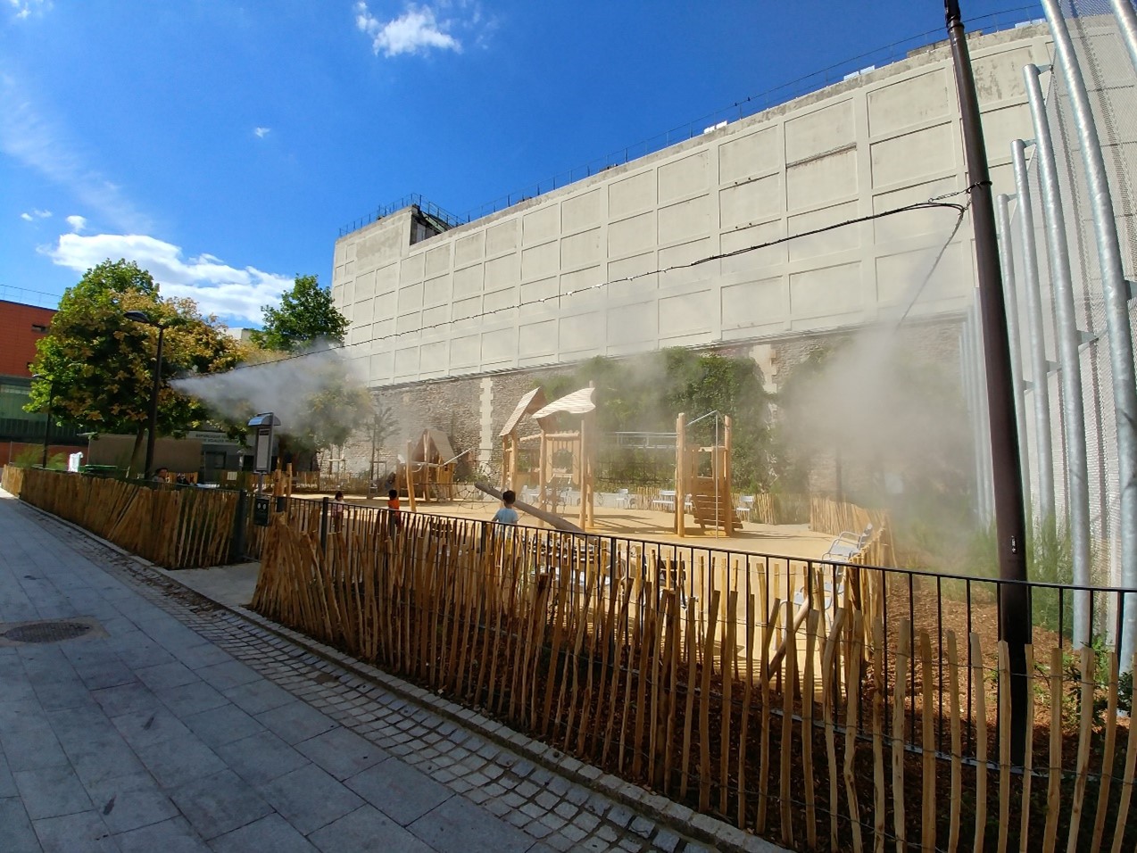 Installer des brumisateurs sur les candélabres d’un jardin : retour d ...